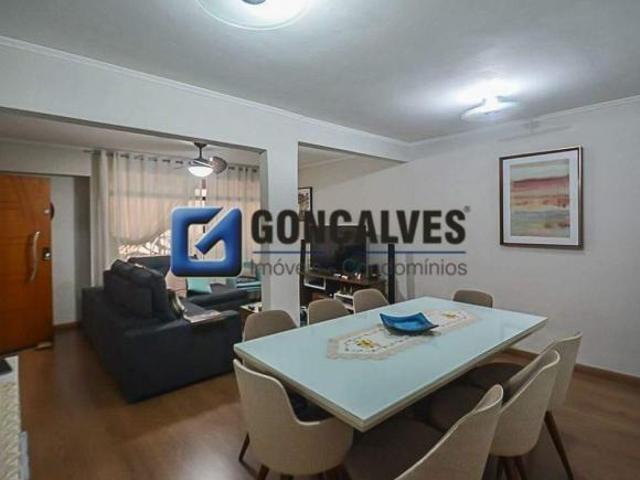 Casa à venda em Rudge Ramos, SBC – 4 quartos, 3 vagas, frente