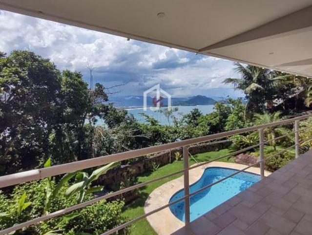 Casa à venda em Toninhas