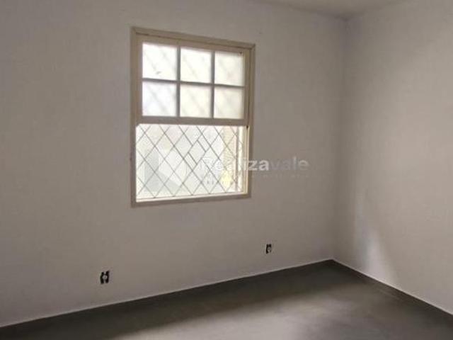 Casa à venda em Taubaté, Centro, com 2 quartos, com 130 m²