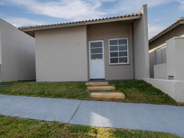 Casa à venda em Taubaté, Distrito Industrial do Una II, com 2 quartos, com 44 m²