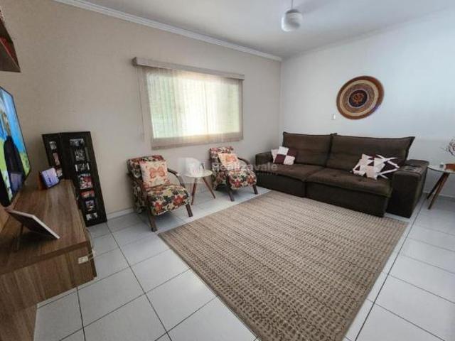 Casa à venda em Taubaté, Jardim Maria Augusta, com 3 quartos, com 110 m²