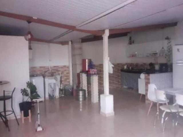 Casa à venda em Taubaté SP: 3 quartos, 1 suíte, 1 sala, 2 banheiros, 3 vagas, 150m² no Jd. Sandra Ma
