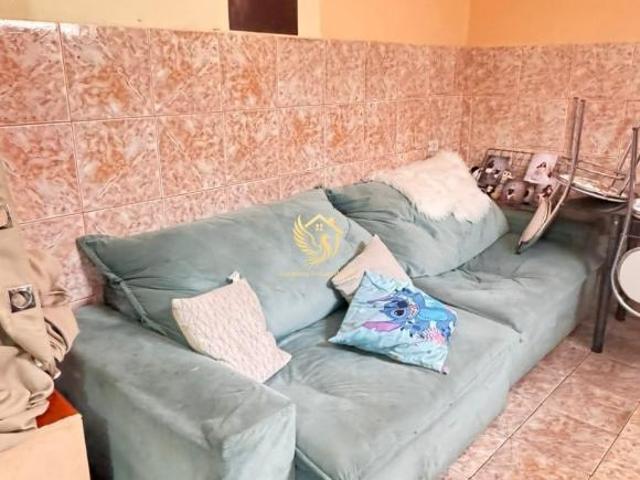 Casa à venda em Taubaté SP, Vila São Geraldo: 2 quartos, 1 sala, 1 banheiro, 2 vagas de garagem, 125