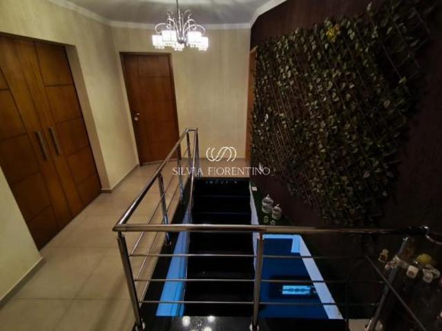 Casa à venda em Taubaté SP, Jardim Oásis: 2 quartos, 1 suíte, sala, 2 banheiros, 3 vagas de garagem
