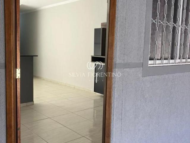 Casa à venda em Taubaté SP, Residencial Estoril: 2 quartos, 1 suíte, 1 sala, 2 banheiros, 2 vagas, 1