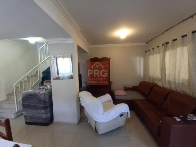 Casa à Venda em Taboão da Serra Jardim América 3 Quartos 1 Suíte 2 Vagas de Garagem 226,70 m²
