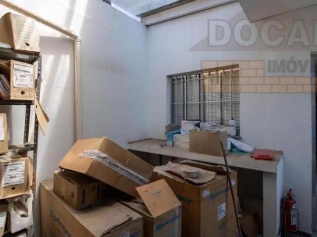 Casa à venda em Taboão da Serra SP, no Jardim Monte Alegre. 3 quartos, 2 salas, 2 banheiros, 4 vagas