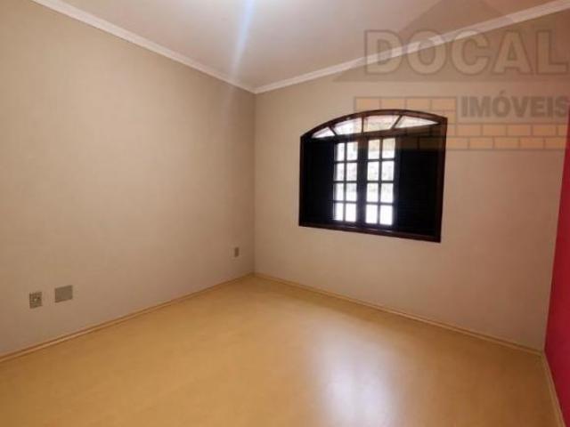 Casa à venda em Taboão da Serra SP no Parque Monte Alegre: 3 quartos, 1 suíte, 2 salas, 3 banheiros