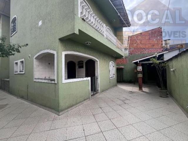 Casa à venda em Taboão da Serra SP, Jardim Monte Alegre! 4 quartos, 3 suítes, 3 salas, 3 banheiros