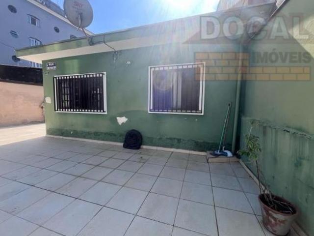 Casa à venda em Taboão da Serra SP, Jardim Santa Terezinha: 3 quartos, 1 suíte, 2 salas, 4 banheiros