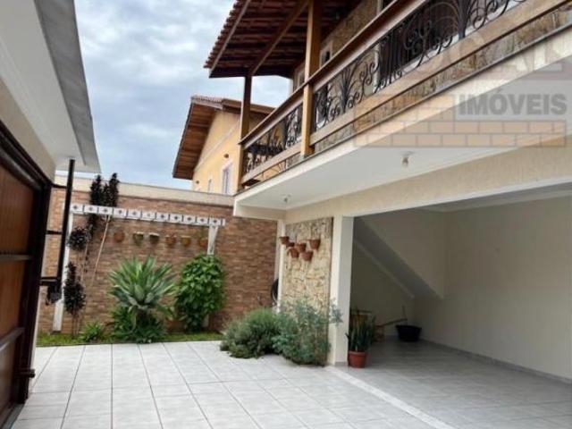 Casa à venda em Taboão da Serra SP, Parque Assunção: 3 quartos, 3 suítes, 2 salas, 3 banheiros, 5 va