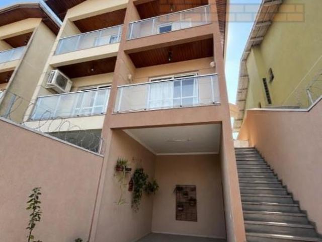 Casa à venda em Taboão da Serra SP, Parque Monte Alegre! 3 quartos, 3 suítes, 2 salas, 4 banheiros