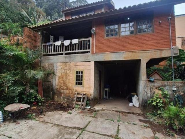 Casa à venda em Taboão da Serra 1.190m², 2 dormitórios e terreno amplo