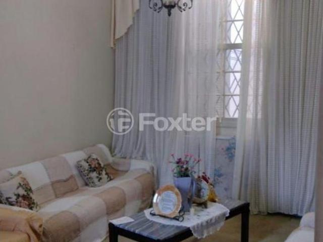 Casa à venda em Teresópolis com 157 m², 3 quartos, 6 vagas