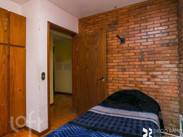 Casa à venda em Teresópolis com 256 m², 3 quartos, 1 suíte, 2 vagas
