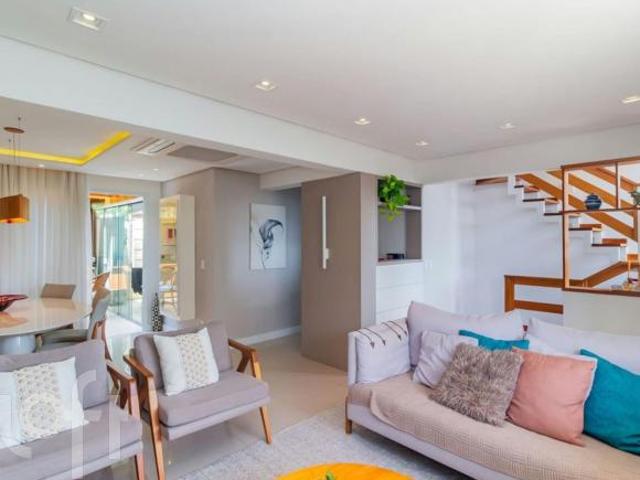 Casa à venda em Teresópolis com 259 m², 3 quartos, 1 suíte, 2 vagas