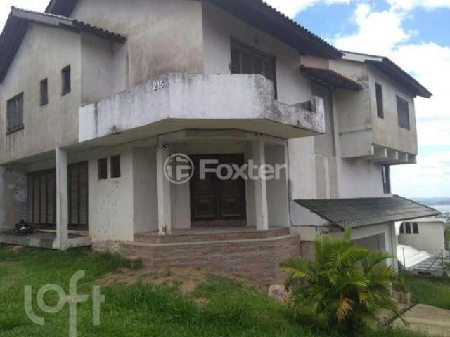 Casa à venda em Teresópolis com 309 m², 3 quartos, 3 suítes, 4 vagas