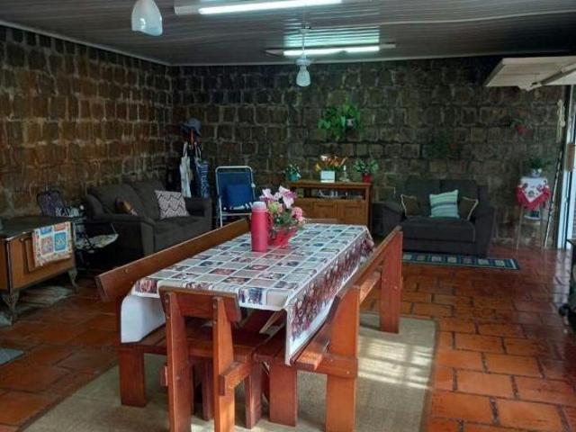 Casa à venda em Teresópolis com 80 m², 3 quartos, 1 suíte, 3 vagas