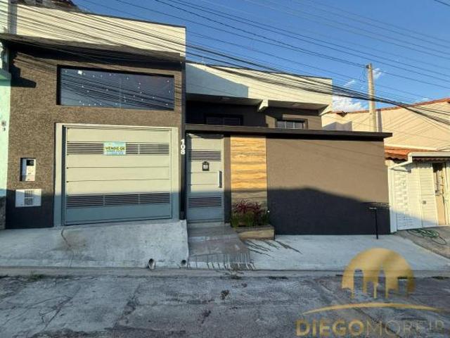 Casa à Venda em Terra Preta | com 2 dormitórios – Conforto, Localização!