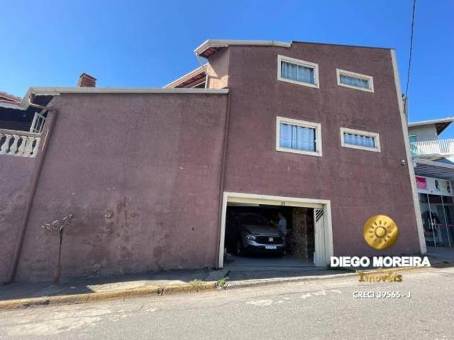 CASA À VENDA EM TERRA PRETA – ESQUINA PRIVILEGIADA!