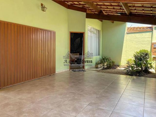 Casa à venda em Tremembé – Com 02 dormitórios, suíte e quintal gourmet