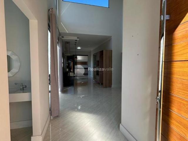 Casa à venda em Tremembé, Castelo, com 3 quartos, com 177 m², Condomínio Campos do Conde II Louvre