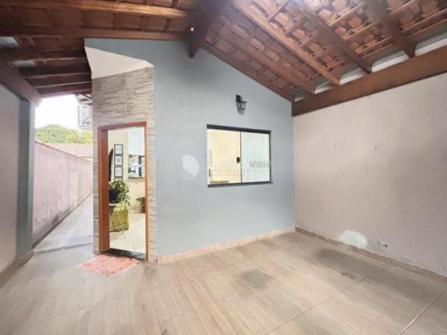 Casa à venda em Tremembé, Jardim Santana, com 2 quartos, com 118 m²