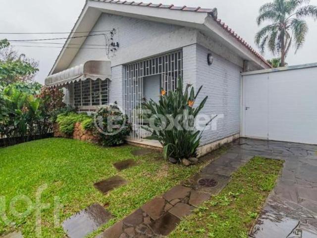 Casa à venda em Três Figueiras com 168 m², 3 quartos, 4 vagas