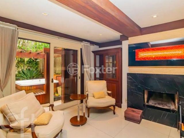 Casa à venda em Três Figueiras com 376 m², 5 quartos, 1 suíte, 3 vagas