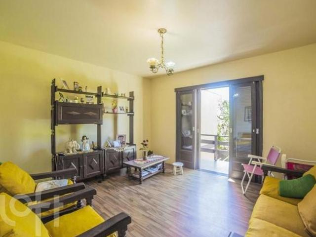 Casa à venda em Tristeza com 170 m², 3 quartos, 1 suíte, 5 vagas