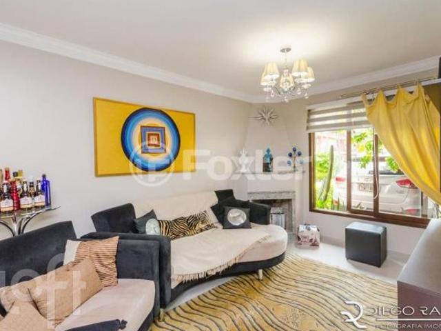 Casa à venda em Tristeza com 175 m², 3 quartos, 1 suíte, 2 vagas