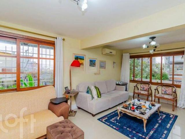 Casa à venda em Tristeza com 185 m², 3 quartos, 1 suíte, 3 vagas