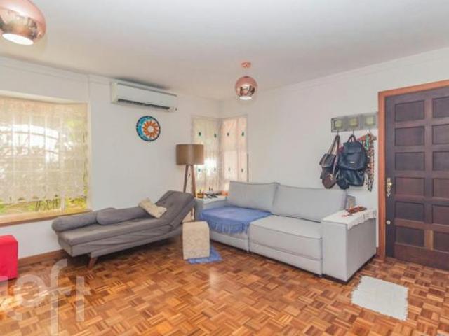 Casa à venda em Tristeza com 133 m², 3 quartos, 1 suíte, 2 vagas