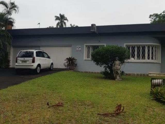 Casa à venda em Tristeza com 250 m², 3 quartos, 1 suíte, 3 vagas