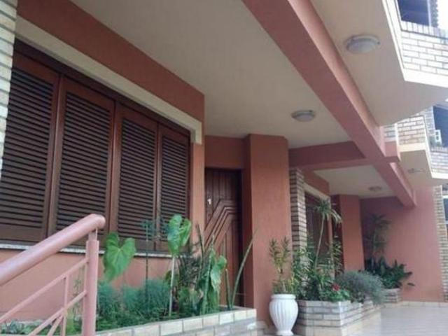 Casa à venda em Tristeza com 254 m², 3 quartos, 1 suíte, 3 vagas