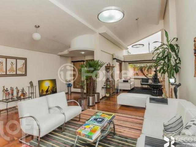 Casa à venda em Tristeza com 374 m², 6 quartos, 1 suíte, 9 vagas
