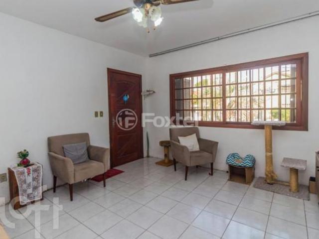Casa à venda em Tristeza com 497 m², 3 quartos, 1 suíte, 2 vagas