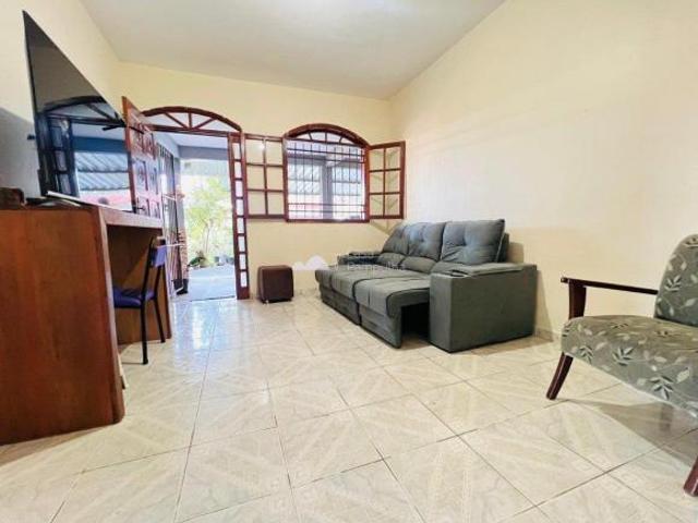 Casa à venda em Tupi A