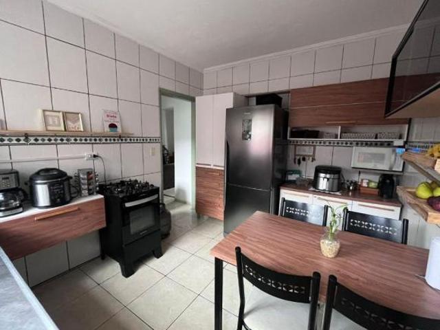 Casa a venda em Umuarama, Osasco 4 dormitorios e quintal espacoso!