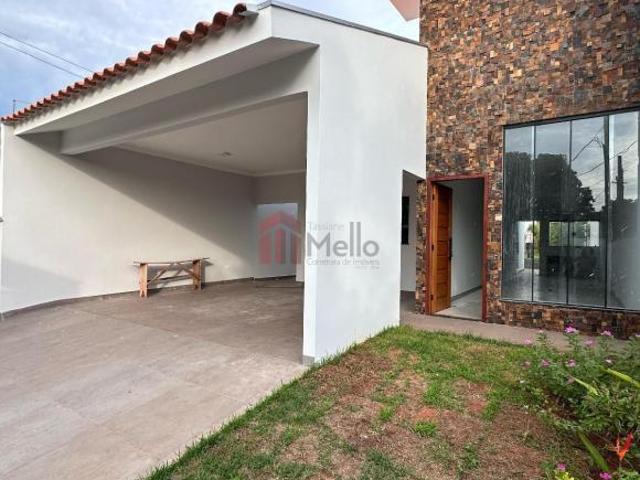 Casa à venda em Umuarama PR, bairro Zona I a: 3 quartos, 1 suíte, 1 sala, 2 banheiros, 1 vaga, 106m²
