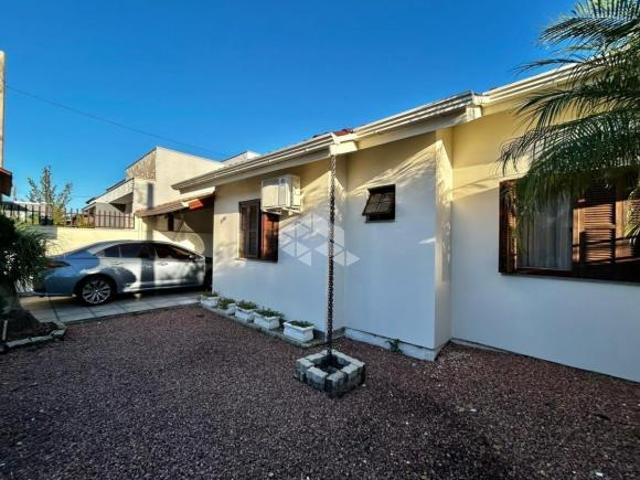 CASA À VENDA EM UM DOS PONTOS MAIS DESLUMBRANTES DA ENCOSTA DO SOL
