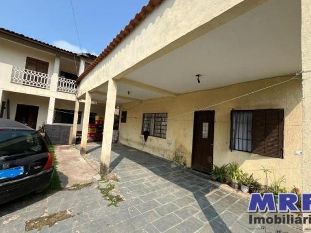 Casa a venda em Ubatuba, a 600 metros da praia da Maranduba