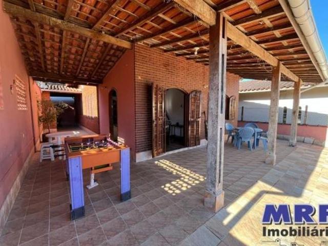 Casa a venda em Ubatuba com 3 dormitórios, bairro Jardim Beira Rio, próximo a praia da Maranduba, ac