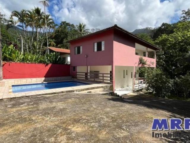 Casa a venda em Ubatuba com piscina, 3 quartos, no bairro do Sertão da Quina próximo a Praia da Mara