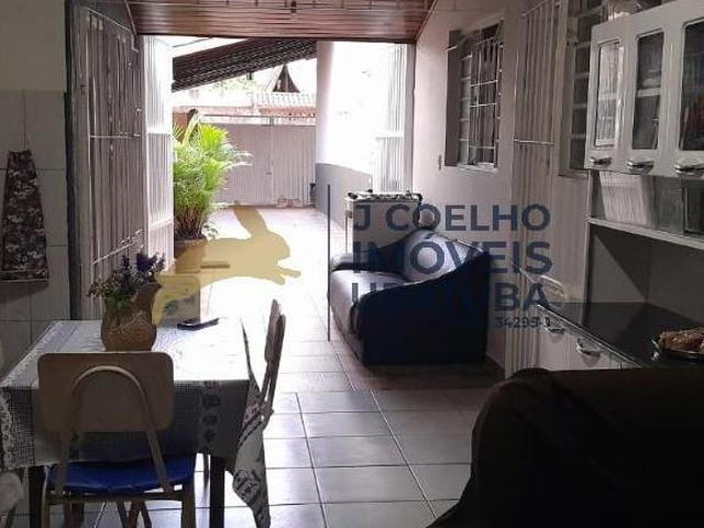 Casa a venda em Ubatuba poucos metros da praia