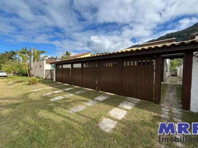 Casa à venda em Ubatuba, Praia da Lagoinha, com 3 suítes, a poucos passos da praia
