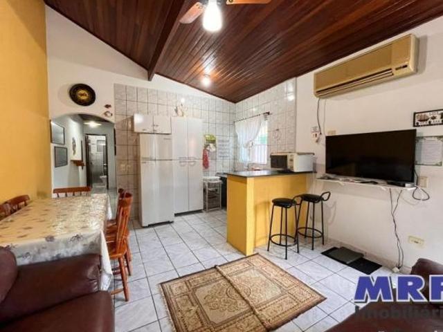 Casa à venda em Ubatuba. Praia do Sapê. Aceita financiamento. 2 quartos.2 banheiros