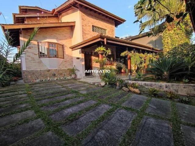 Casa à venda em Ubatuba, Praia Grande, com 5 quartos, 213m²