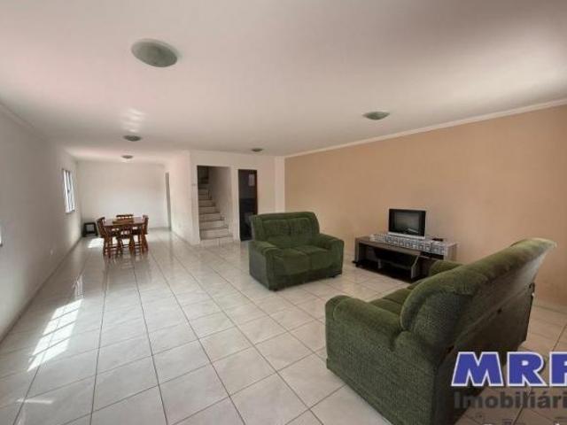 Casa à venda em Ubatuba SP: 3 quartos, 1 suíte, 2 salas, 4 banheiros, 4 vagas, 160 m² no Sertão da Q
