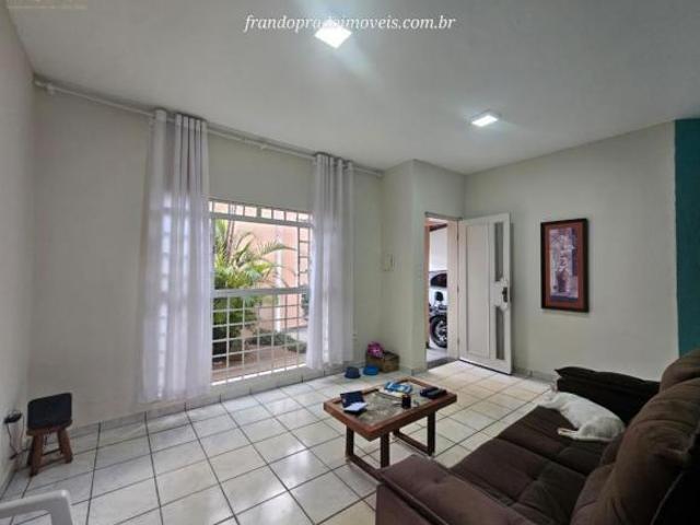 Casa a Venda em Uberaba _ Vila Militar